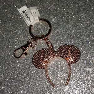 Disney | Accessories | New Disney Parks Rose Gold Minnie Mouse Keychain ...